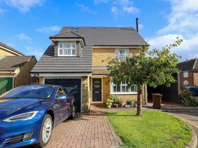 5 Bedroom Detached House