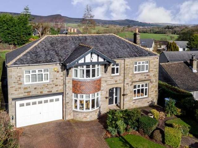 5 Bedroom Detached House