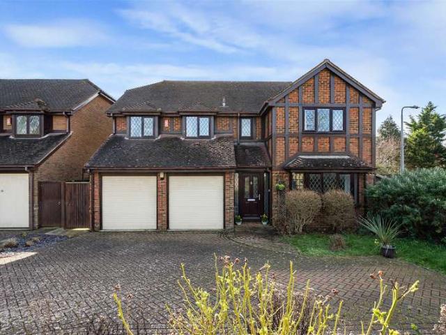 5 Bedroom Detached House