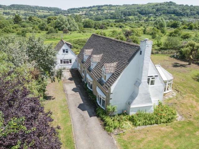 5 Bedroom Detached House