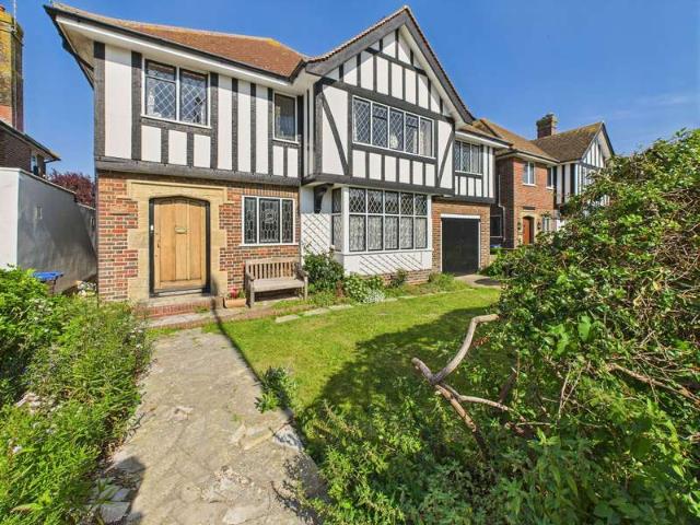 5 Bedroom Detached House