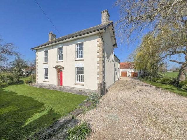 5 Bedroom Detached House