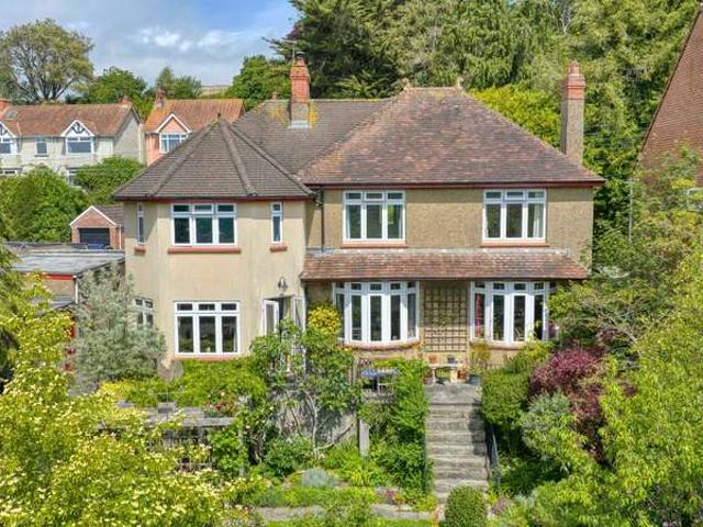 5 Bedroom Detached House