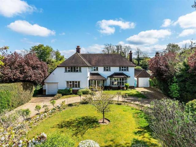5 Bedroom Detached House