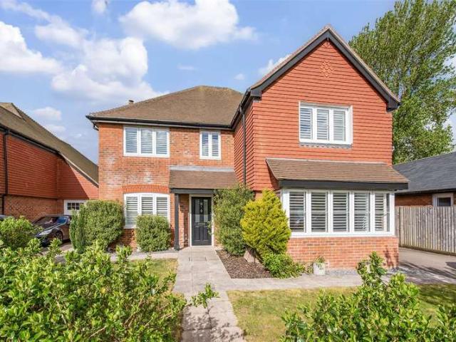 5 Bedroom Detached House