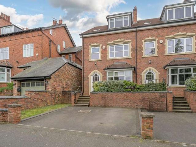 5 Bedroom Detached House