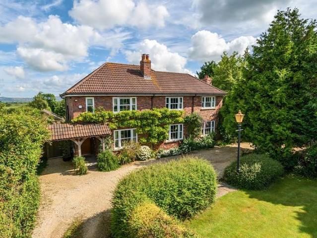 5 Bedroom Detached House