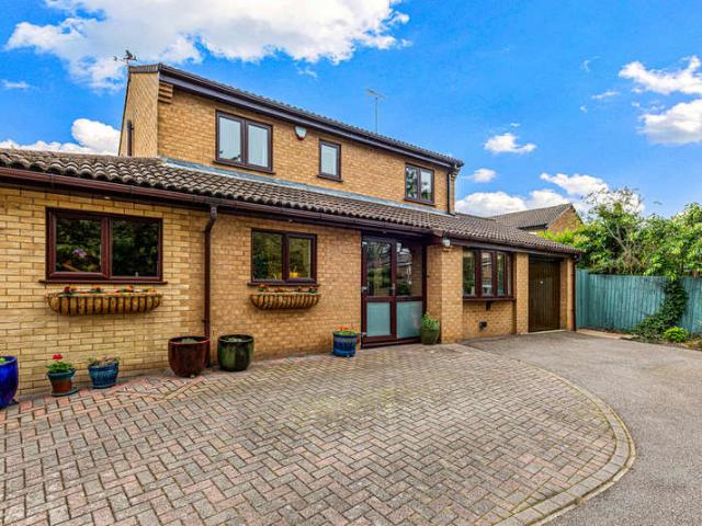 5 Bedroom Detached House
