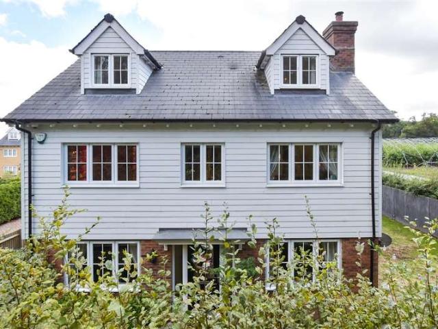 5 Bedroom Detached House