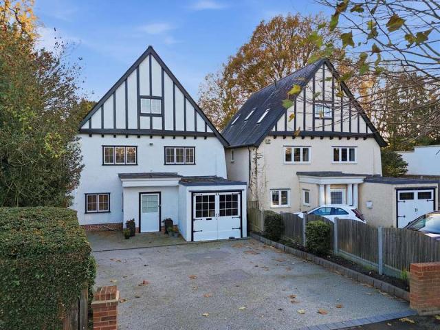 5 Bedroom Detached House