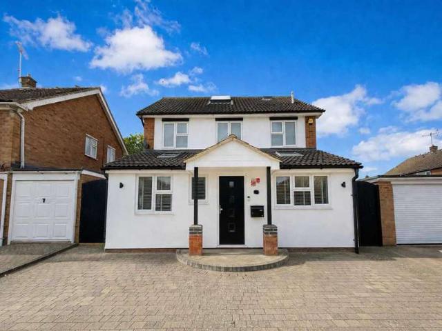 5 Bedroom Detached House