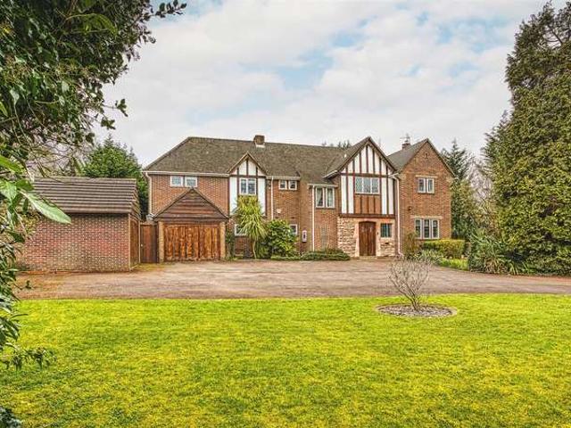 5 Bedroom Detached House