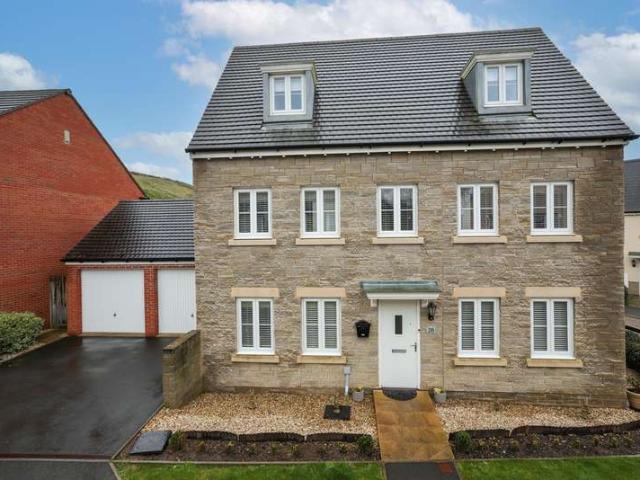 5 Bedroom Detached House