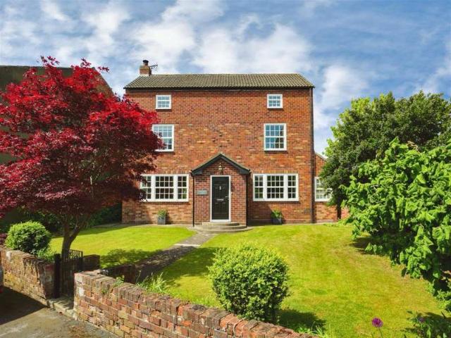 5 Bedroom Detached House