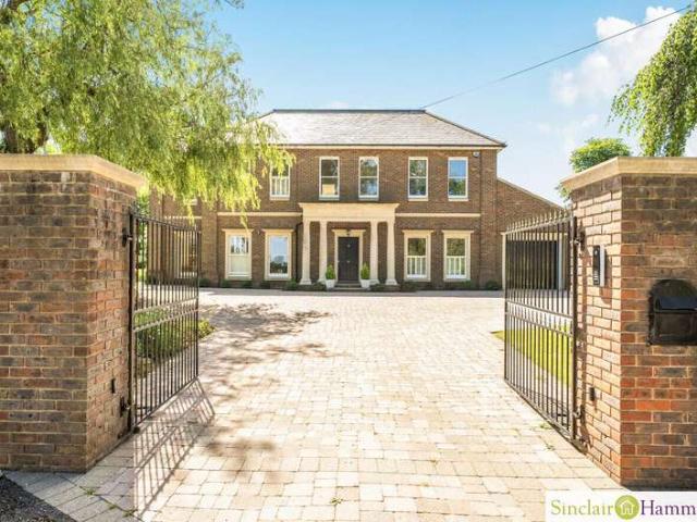 5 Bedroom Detached House