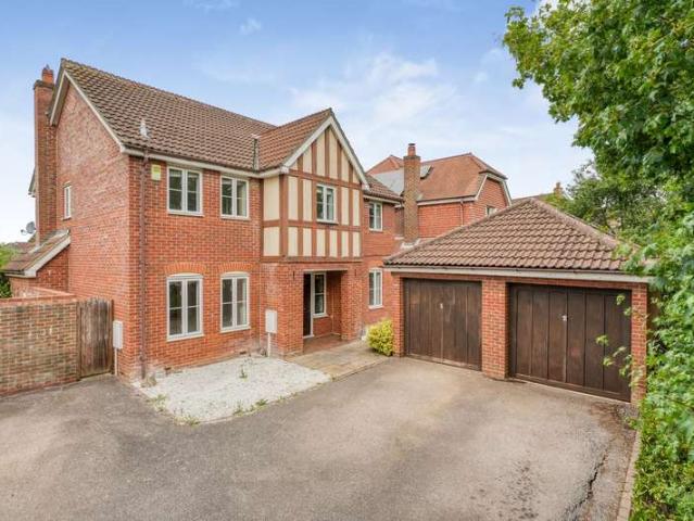 5 Bedroom Detached House