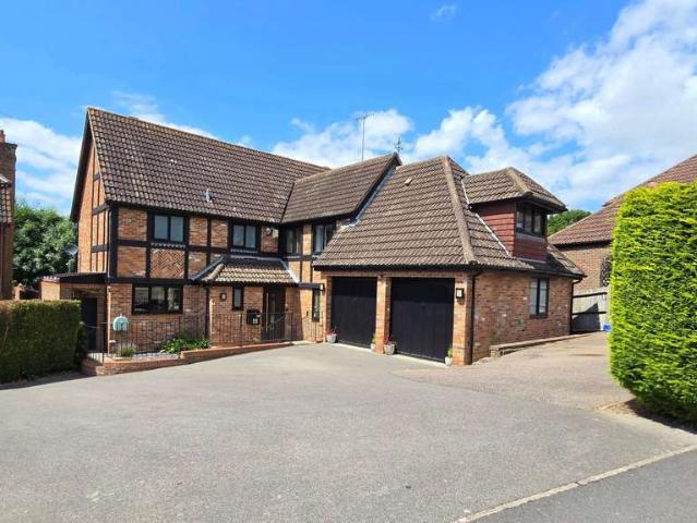 5 Bedroom Detached House