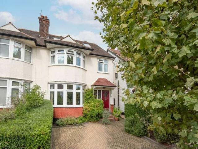 5 Bedroom Detached House