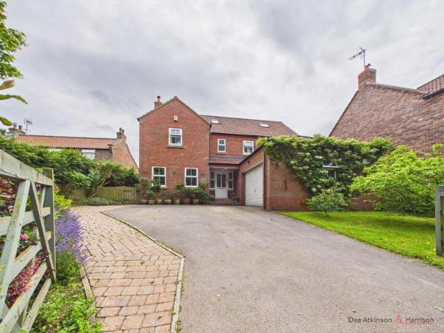 5 Bedroom Detached House