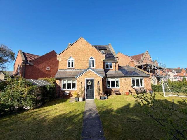 5 Bedroom Detached House