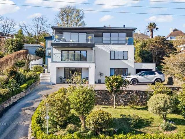 5 Bedroom Detached House