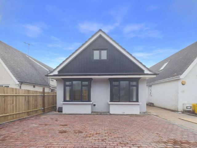 5 Bedroom Detached House