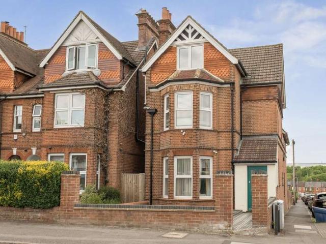 5 Bedroom Detached House
