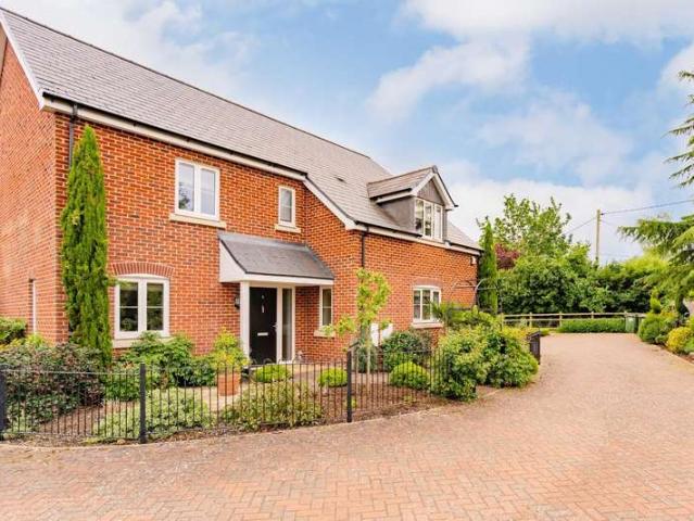 5 Bedroom Detached House