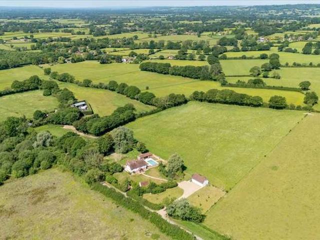 5 Bedroom Detached House