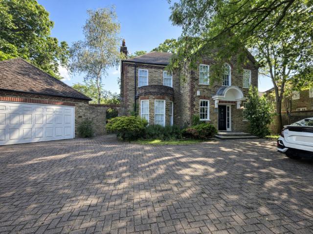 5 Bedroom Detached House, 23 Hambledon Place