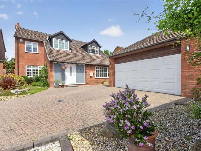 5 Bedroom Detached House