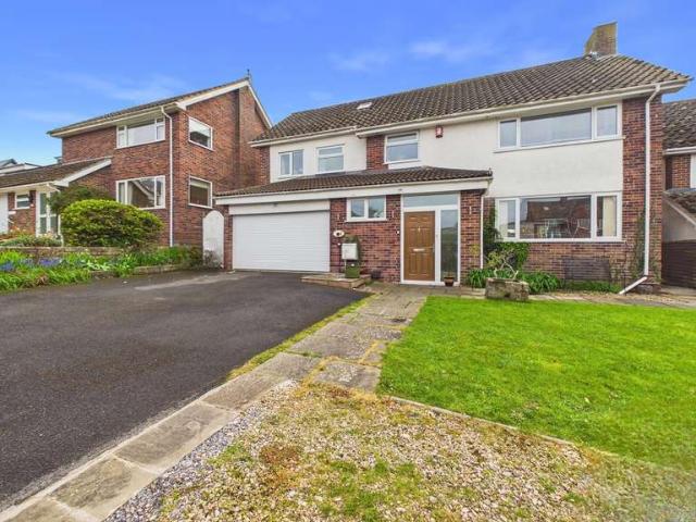 5 Bedroom Detached House