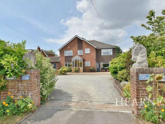 5 Bedroom Detached House