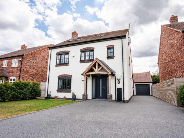 5 Bedroom Detached House