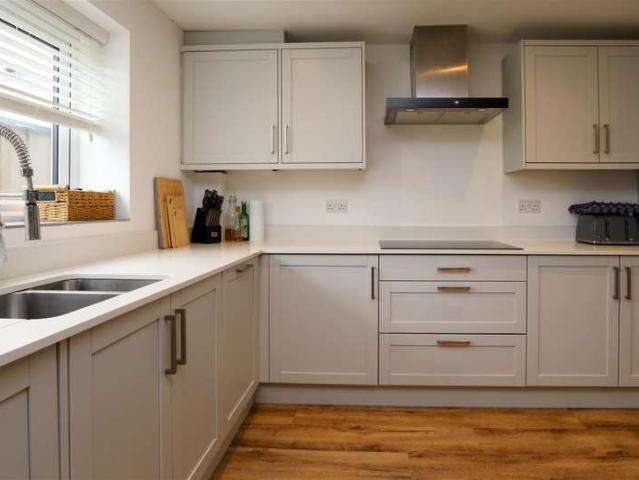 5 Bedroom Detached House