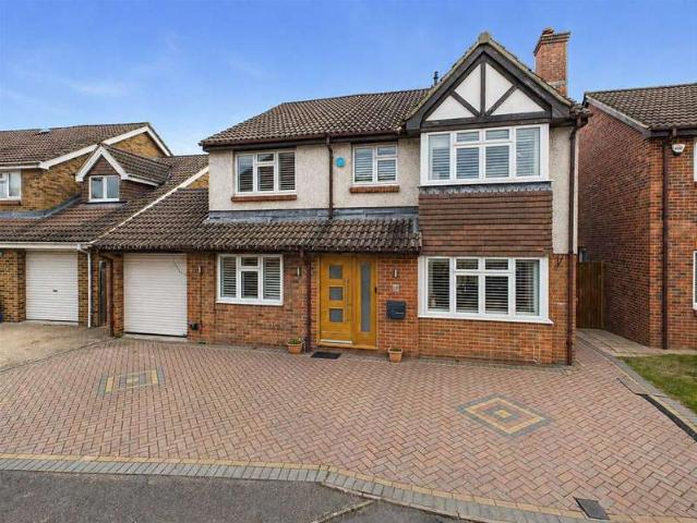 5 Bedroom Detached House