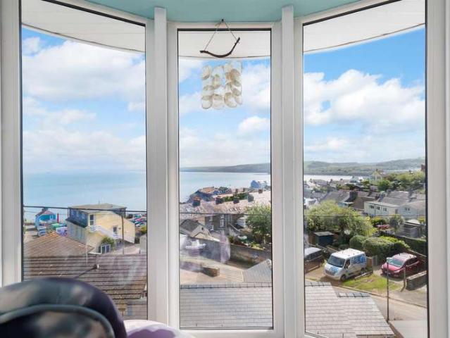 5 Bedroom Detached House