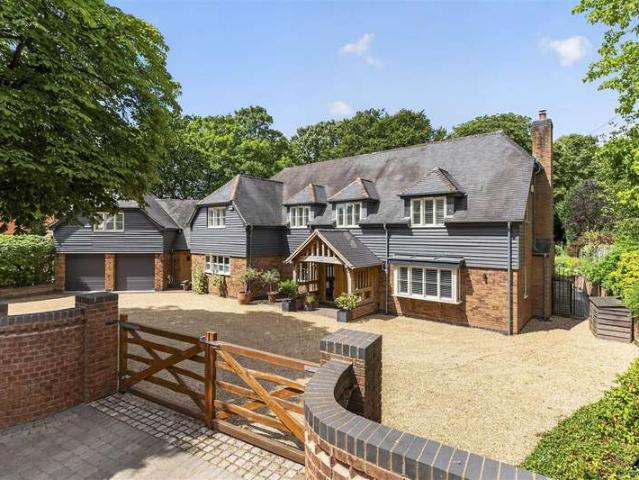 5 Bedroom Detached House