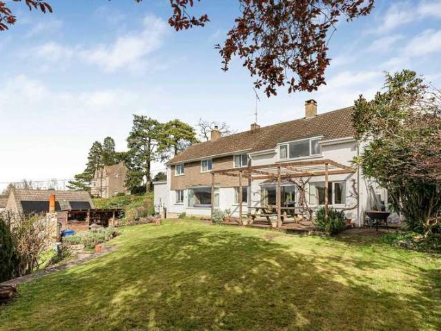 5 Bedroom Detached House