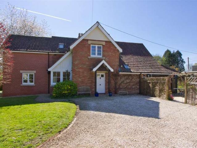 5 Bedroom Detached House