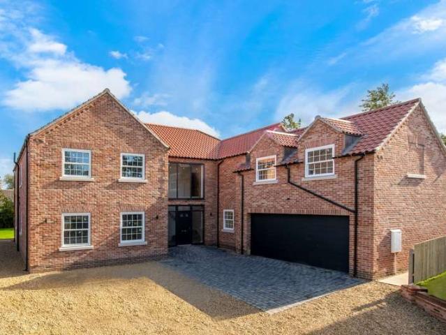 5 Bedroom Detached House
