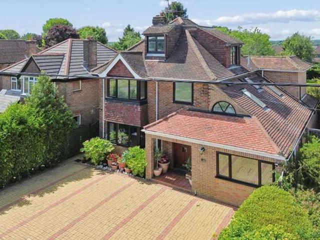 5 Bedroom Detached House