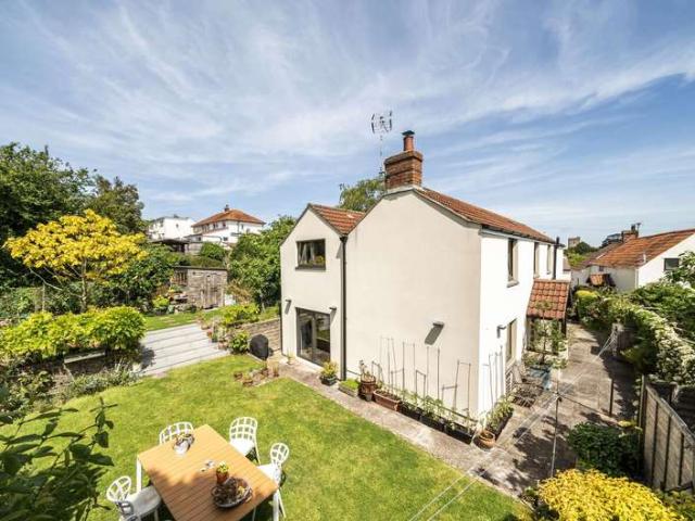 5 Bedroom Detached House