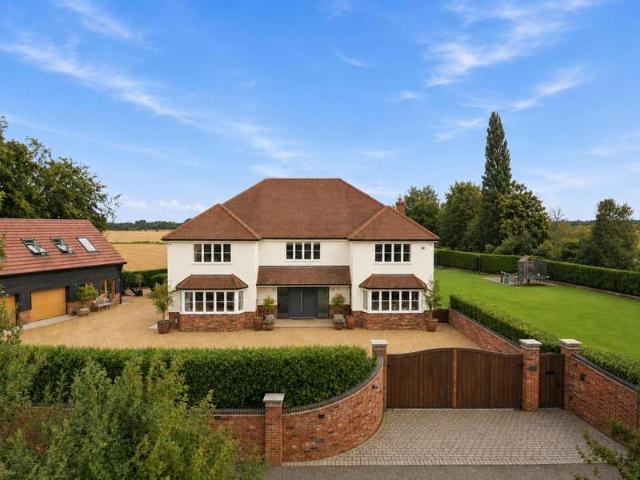 5 Bedroom Detached House