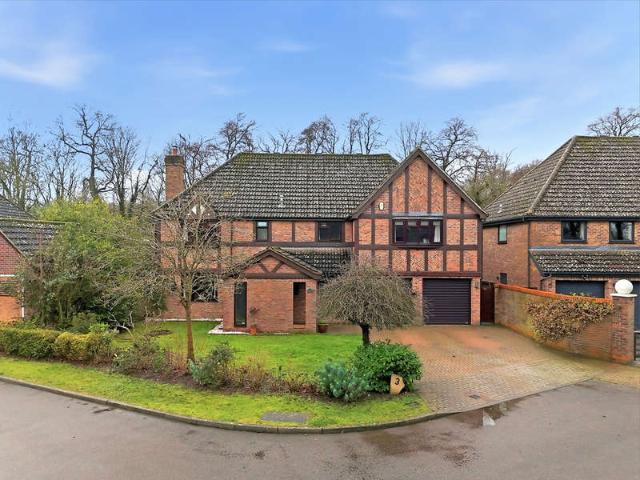 5 Bedroom Detached House