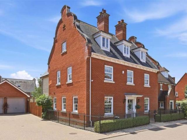 5 Bedroom Detached House