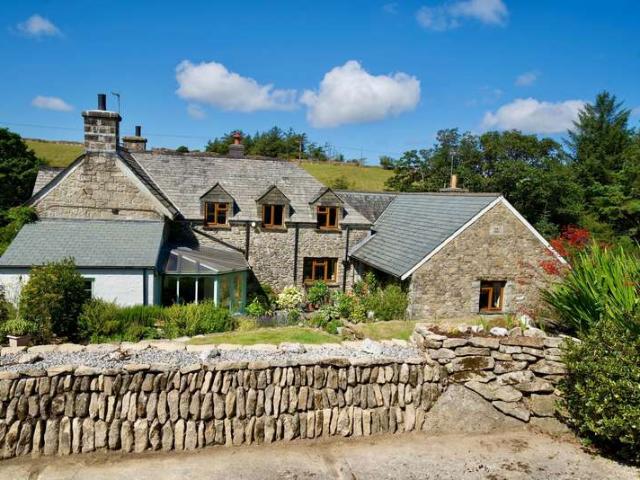 5 Bedroom Detached House