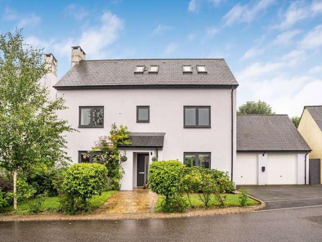 5 Bedroom Detached House