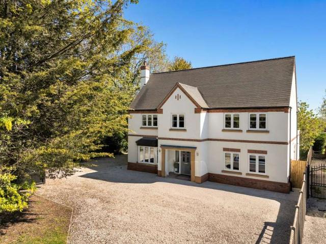 5 Bedroom Detached House