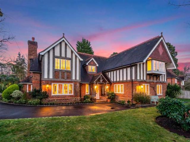 5 Bedroom Detached House